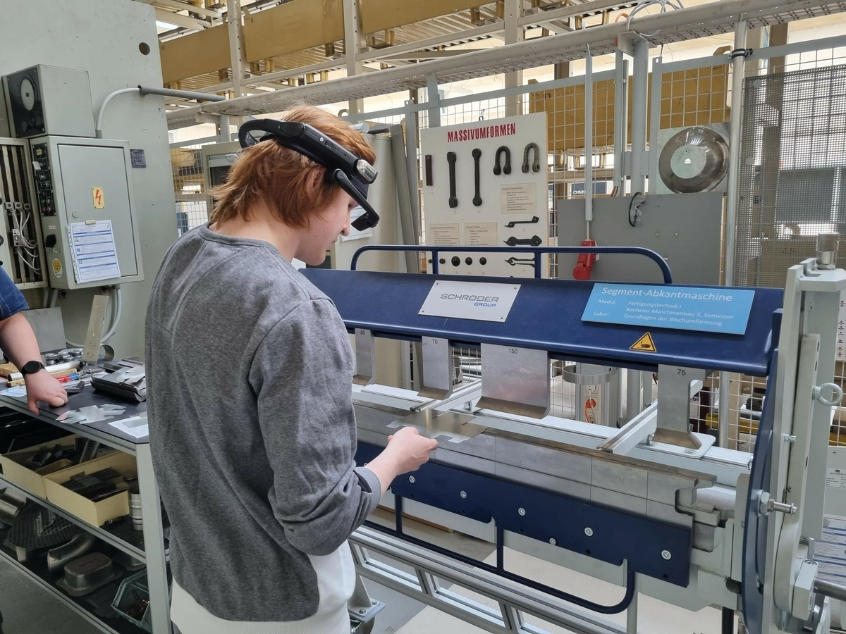 Besuch im Technischen Labor der Hochschule Wismar